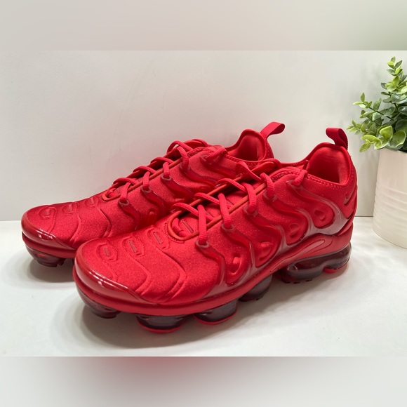 Nike | Shoes | New Nike Air Vapor Max Plus Triple Red Mens Athletic ...
